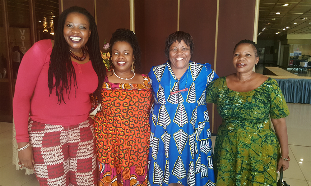 De pie en tierra feminista africana | AWID